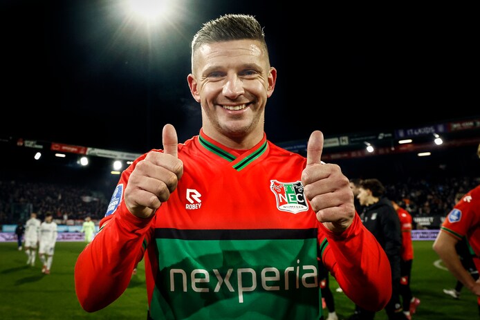 Linssen keert met zwalkend NEC voor even terug in De Kuip: ‘In ...