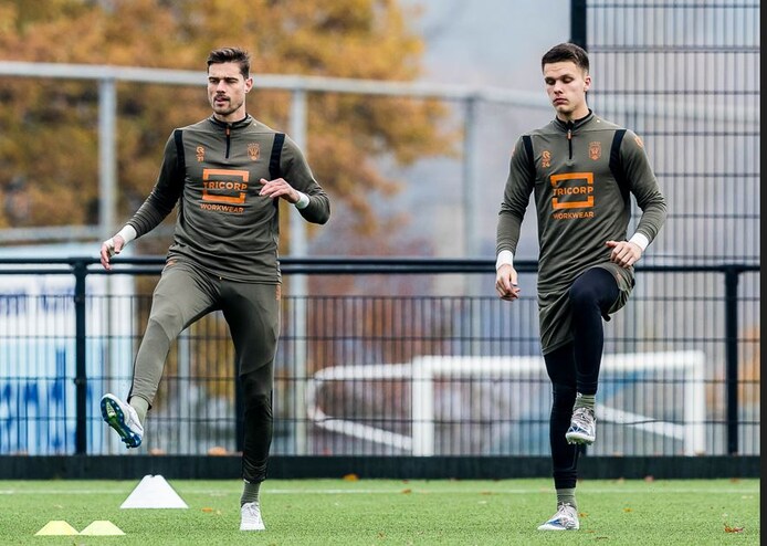 Willem II hakt ‘keepersknoop’ door: Joshua Smits wint concurrentiestrijd van Connor van den Berg ...