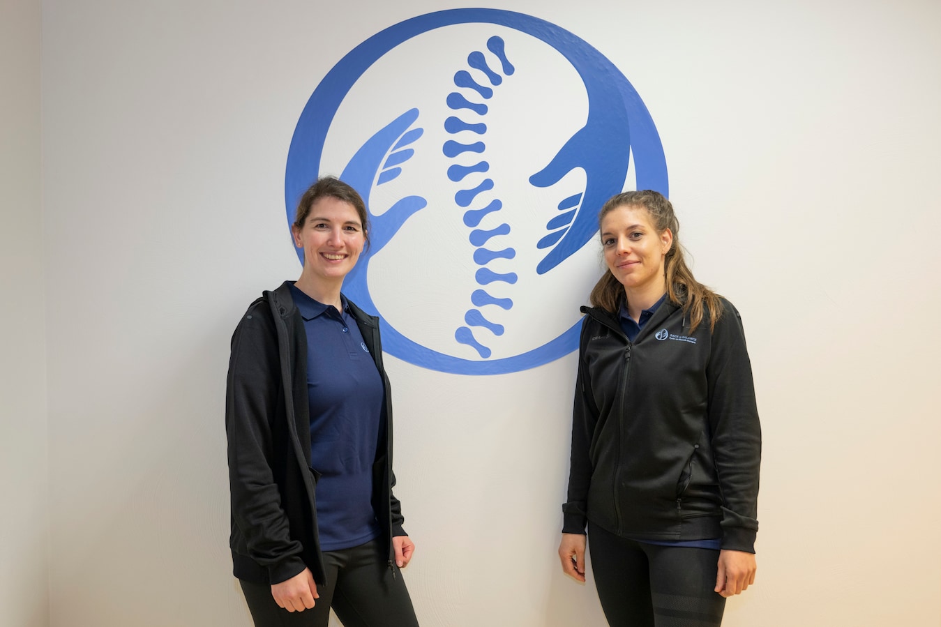 Een S-vorm in je wervelkolom? Svenka en Juliëtte weten daar wel raad ...