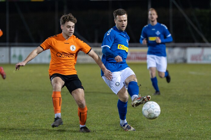 RKHVV’er Marlo (28) groeide op bij profclub AGOVV: ‘Op vrijdagavond na ...