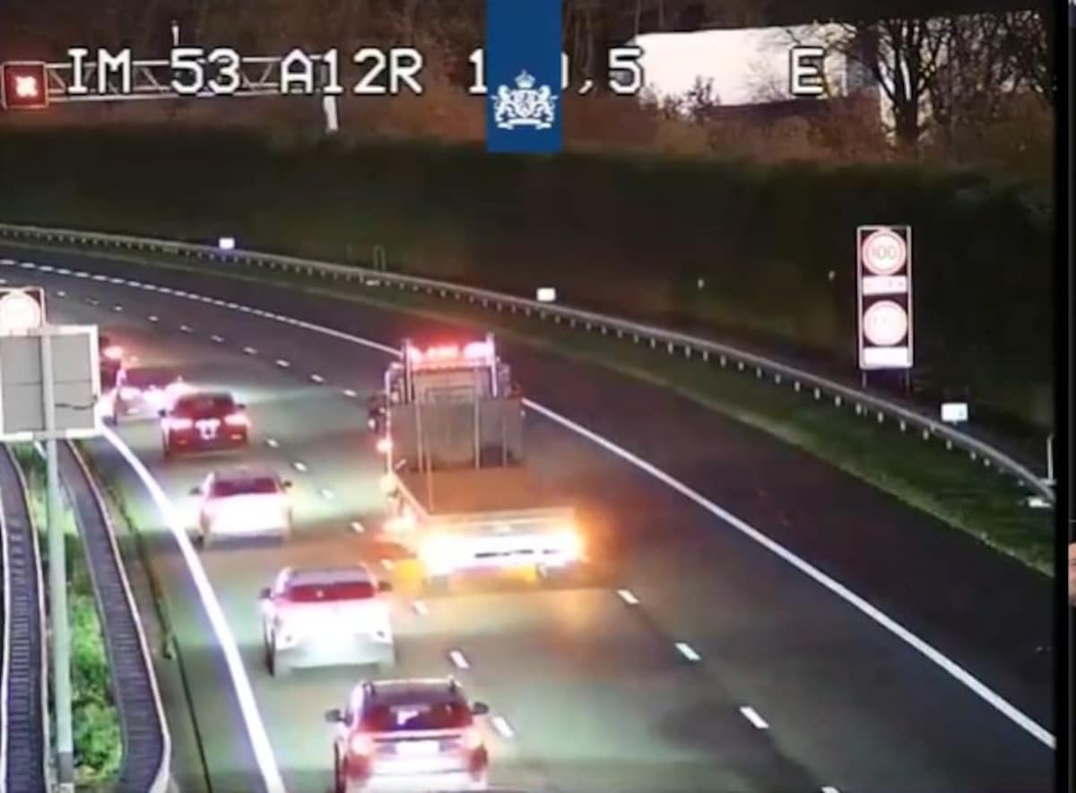 Flinke file op A12: twee rijstroken urenlang dicht | Renkum | De ...