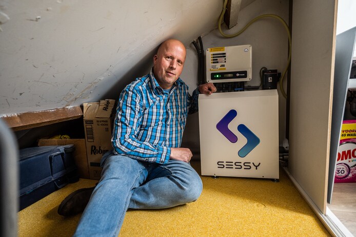 Victor heeft thuisbatterij en gebruikt zo meer eigen zonnestroom ...