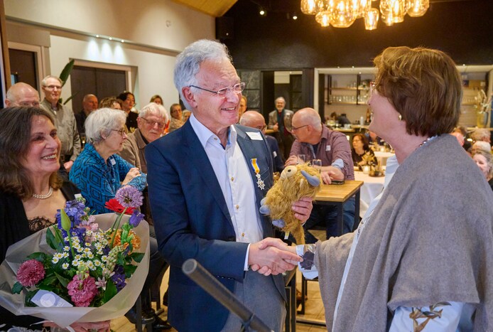 Osse huisarts Jaap Kool geridderd in de Orde van Oranje-Nassau ...