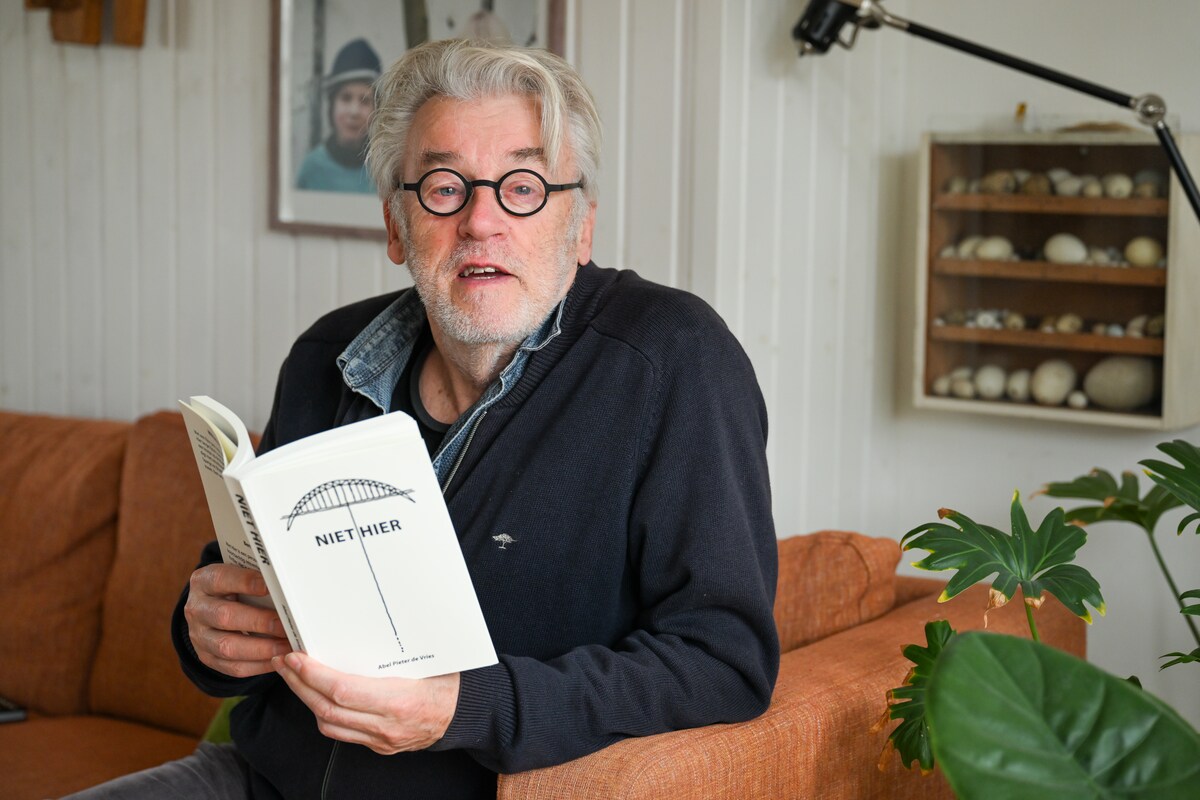 Abel de Vries debuteert op zijn 79ste met een thriller: ‘Ben gevoelig ...