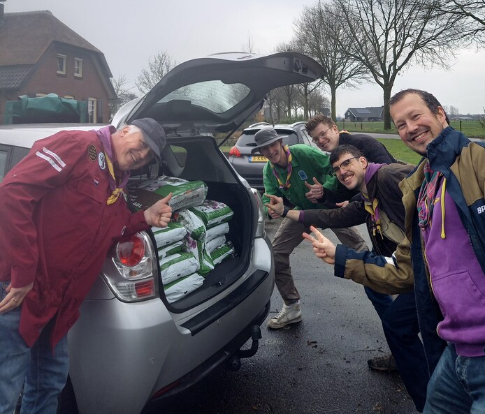 Op trainingskamp in Athene en Didam weer bedolven onder potgrond ...