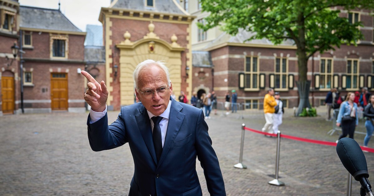 Minister Adema: ‘Zelf ook vraagtekens bij opdoeken hertenkampen ...