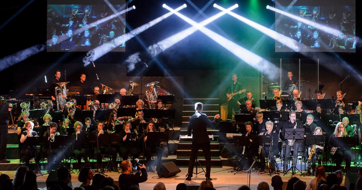 Muziekspektakel Plo Draait Door keert terug in Oploo | Regio | De ...