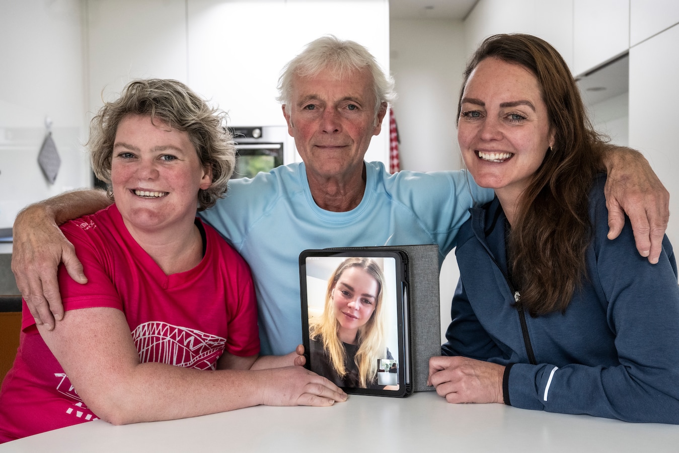 Wat geef je man van 70 die alles al heeft? Dannie krijgt speciaal ...
