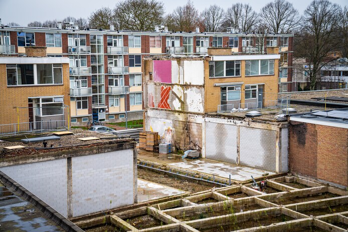 Rotterdamse Schammenkamp jaar na explosie: ‘Ik kom nog glasscherven ...