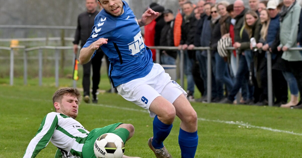 Twee jaar bij het tweede elftal is meer dan genoeg voor Dennis (31 ...