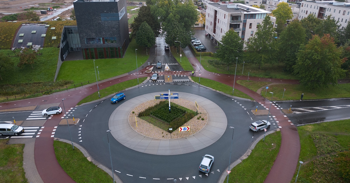 Let beter op elkaar om veilig over gevaarlijke rotondes te komen ...
