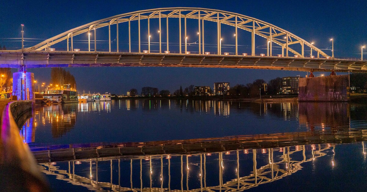 Water in Rijn blijft stijgen: Arnhem verplaatst locatie viering eerste ...