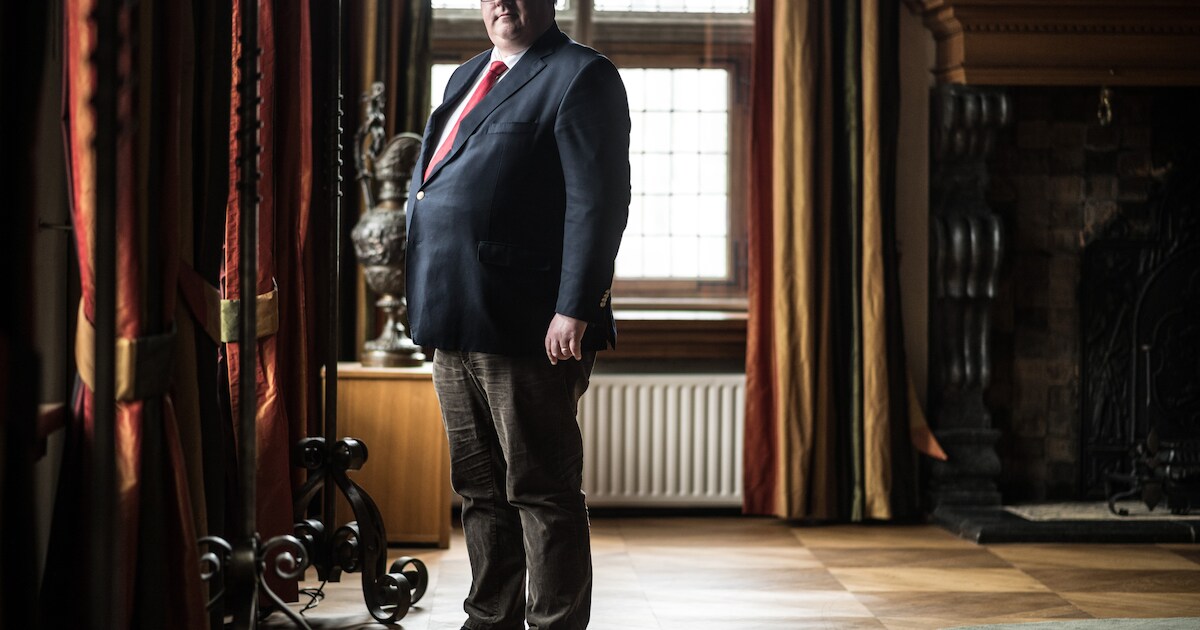 Bruls wil asocialen op ‘rioolmiddel’ sociale media in het openbaar ...