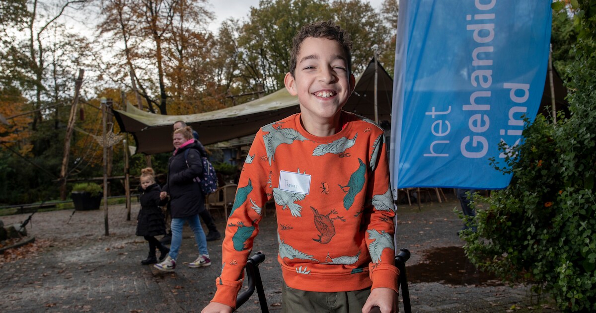 Thomas (10) wil buitenspelen als alle andere kinderen, maar kan dat ...