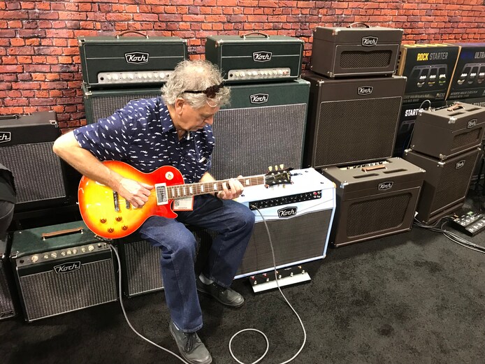 De gitaarversterkers van Dolf Koch (1948-2024) spinden als een kat en ...