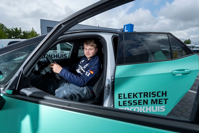 Ben kiest bewust voor rijles in een automaat en hij is zeker niet de ...