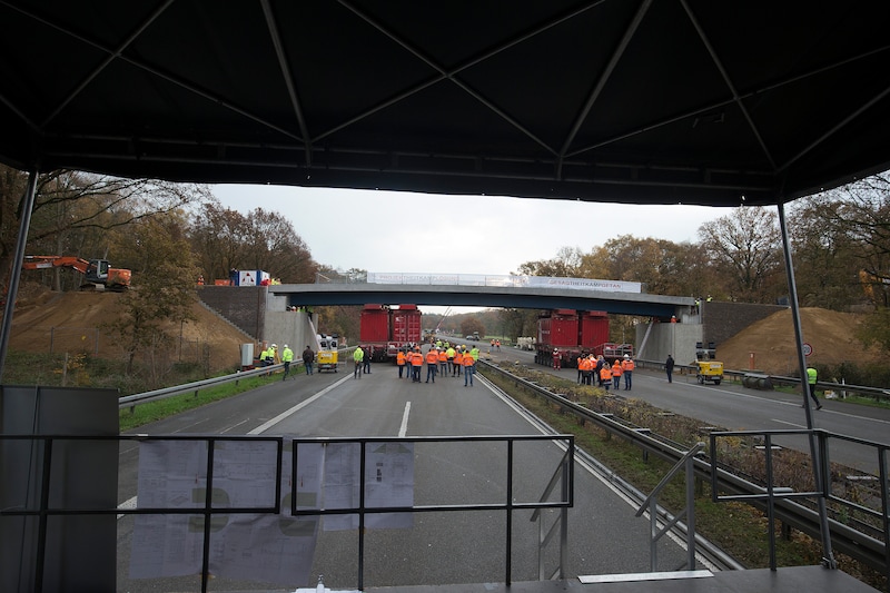 Duitse snelweg vlak over de grens gaat dicht omdat er een volledig ...