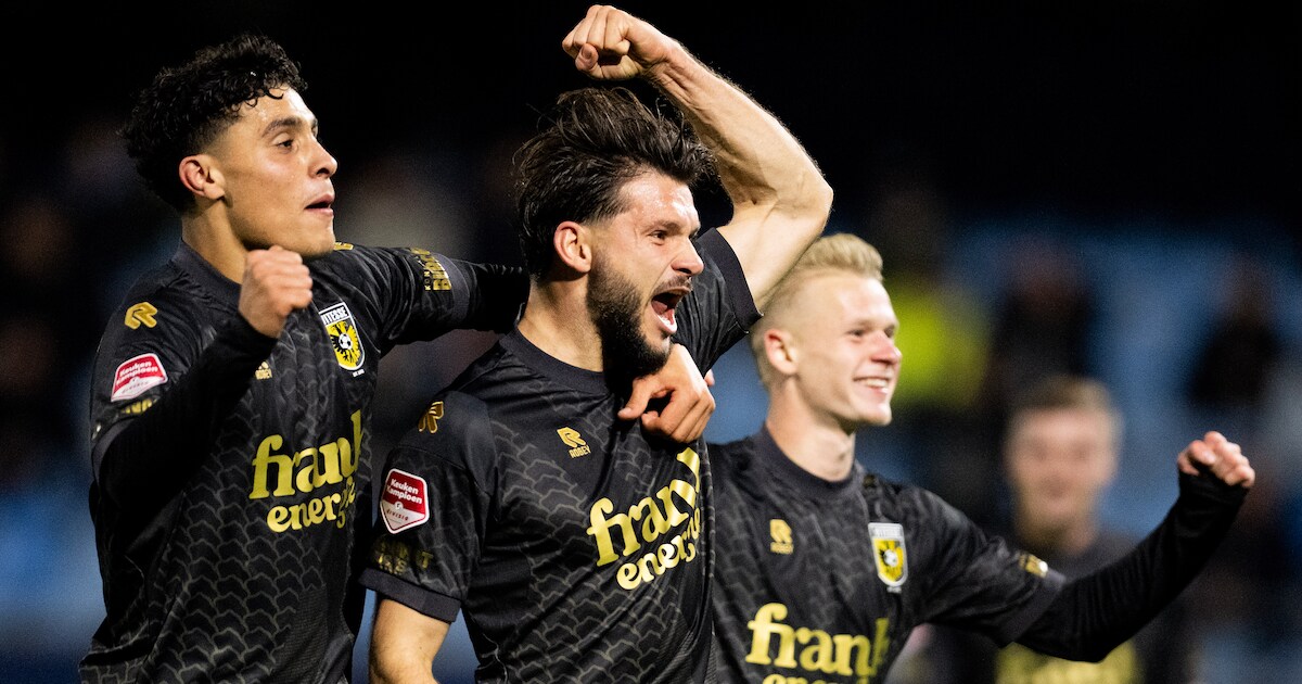 Lees terug | Vitesse uit de minpunten na grootste overwinning van het ...