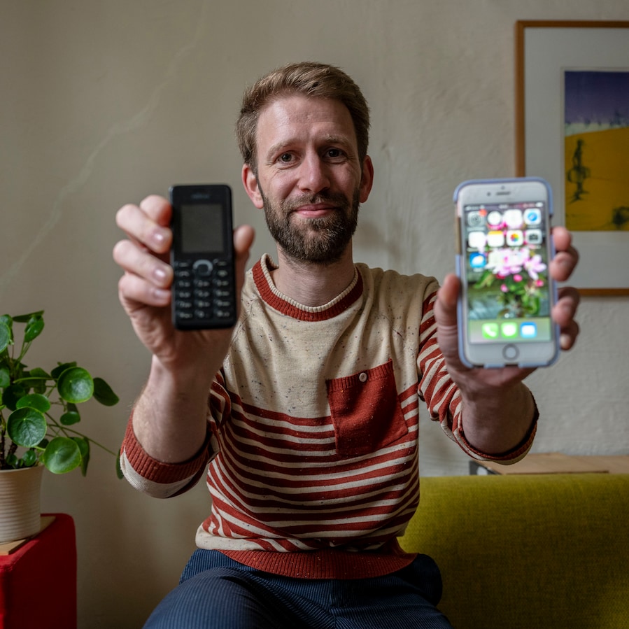 Piet (39) leeft zonder WhatsApp, Google Maps of andere apps | Foto ...