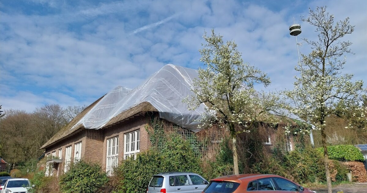 Het SLAK-dak als weerwaarschuwing; als het hard gaat flapperen en ...