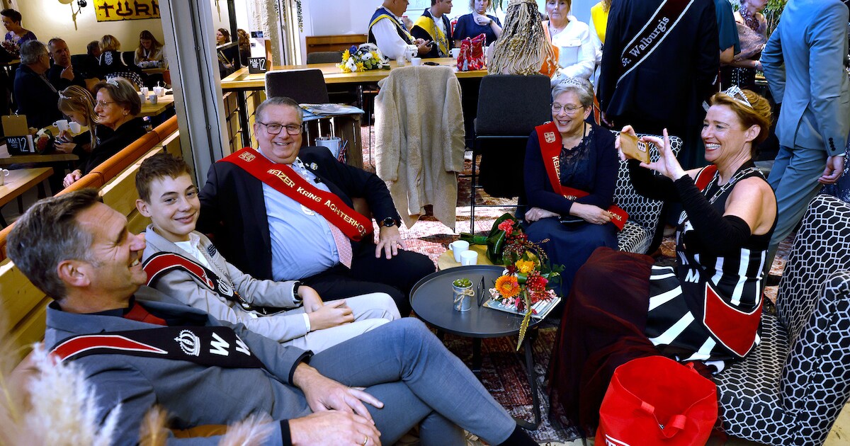 Met z’n allen op de foto; recordaantal Gelderse hoogheden present bij ...