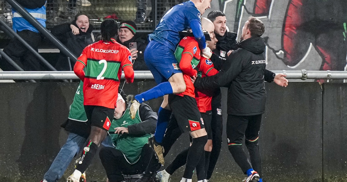 NEC komt in knotsgekke slotfase terug van ruime achterstand en pakt ...