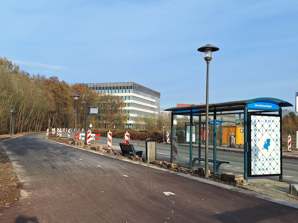 Het nieuwe fietspad aan de westkant van de Wageningse campus is klaar ...