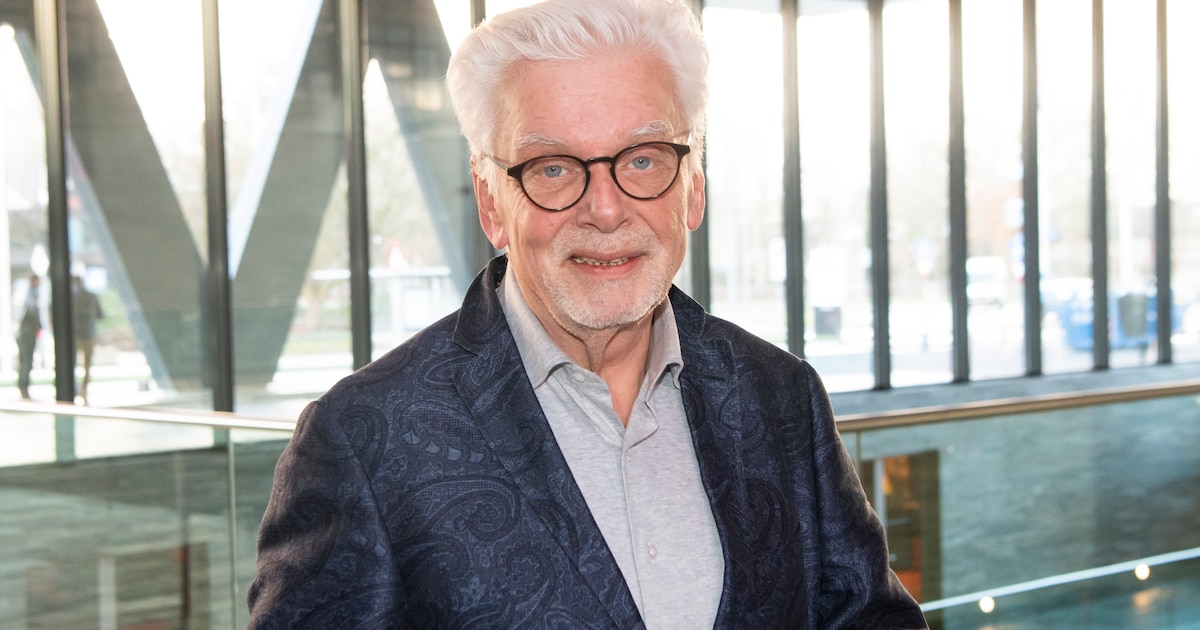 Jan Slagter maakte in tv-studio ‘doodsmak’ tegen plantenbak, Op1 treft ...