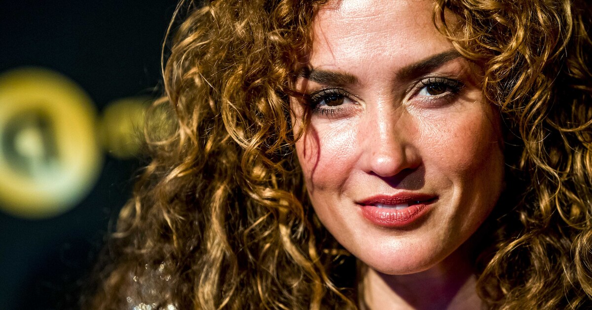 Katja geeft zich bloot en Rafael gebruikt dochtertje bij opdrukken ...