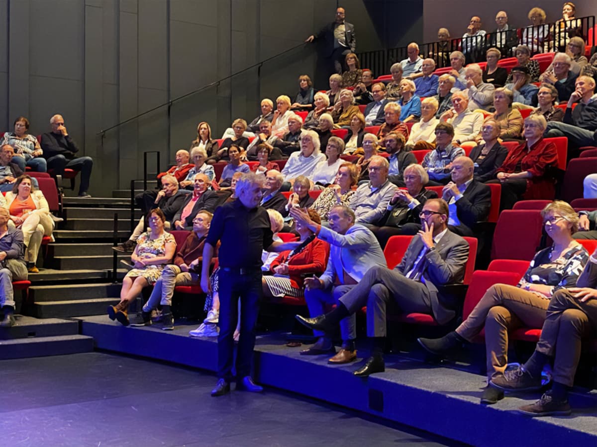 Mart de Kruif en Emmeke Gosselink te gast bij Nieuwscafé in Doetinchem ...