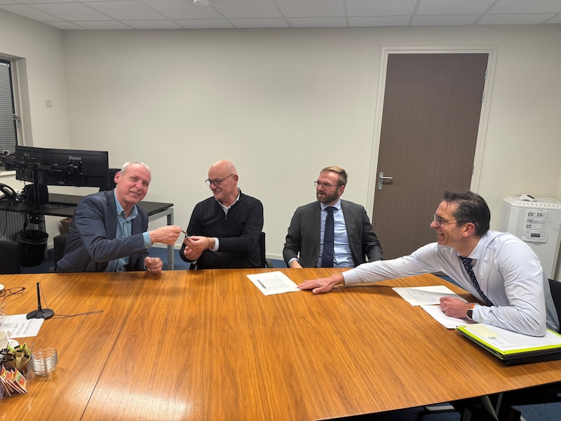 Achterhoeks bedrijf stopt, directeur Jan zit nog alleen in het magazijn ...