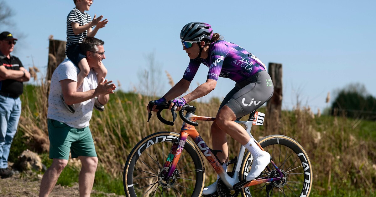 Hoe een lekke band de ontsnapping van Quinty Ton in Parijs-Roubaix ...