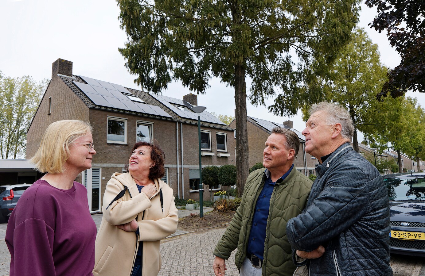 Al 14 jaar hebben deze bewoners last van metershoge bomen: ‘Ons geduld ...