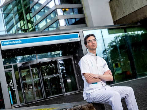 Iraanse student Parsa (22) vreest uitzetting door torenhoog collegegeld ...