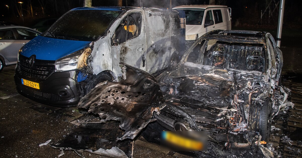 Dure Mercedes uitgebrand in Utrecht | Utrecht | De Gelderlander.nl