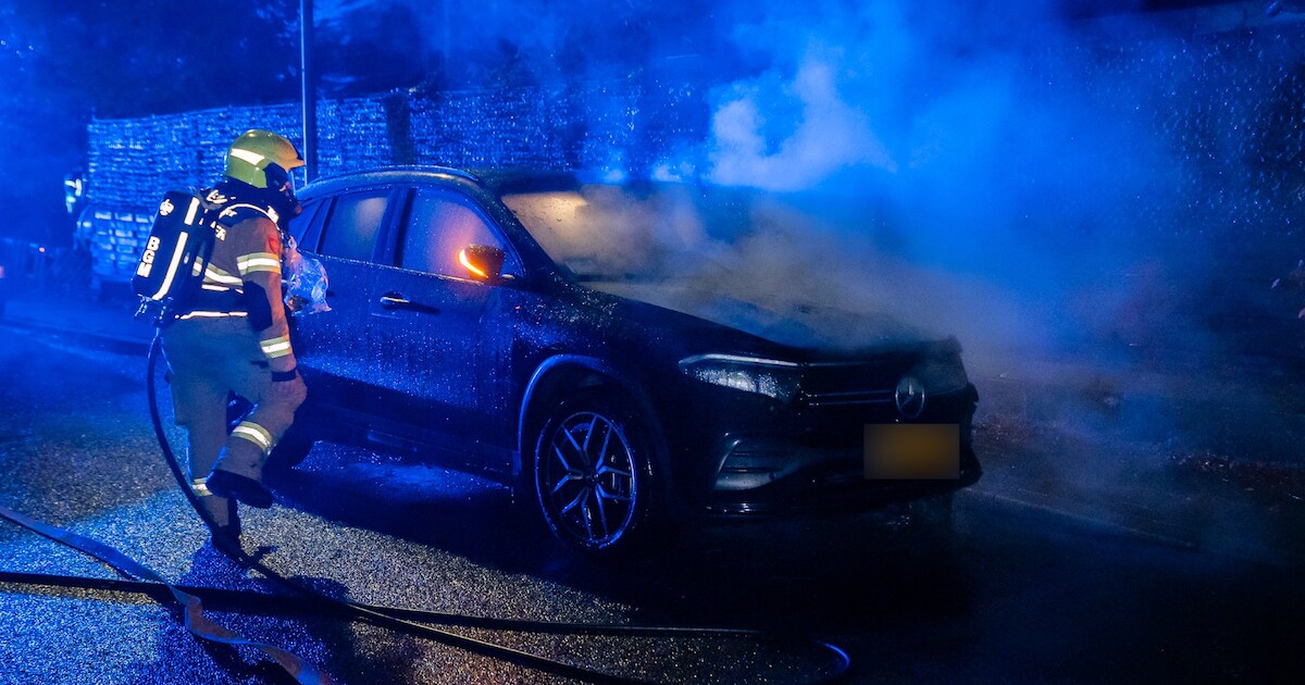 Felle brand zorgt voor schade aan auto in Dieren | 112 nieuws Rheden ...