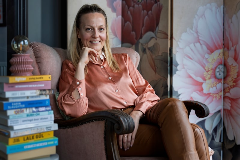 Tirza (40) verliet Jehova’s Getuigen en werd verstoten: ‘Niemand mag ...