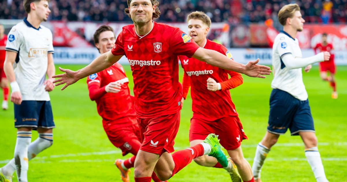 Sam Lammers helpt FC Twente met twee treffers aan zege op Go Ahead ...