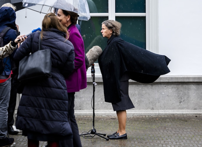 Marjolein Faber houdt haar eigen leven verborgen, maar haar man blogt ...