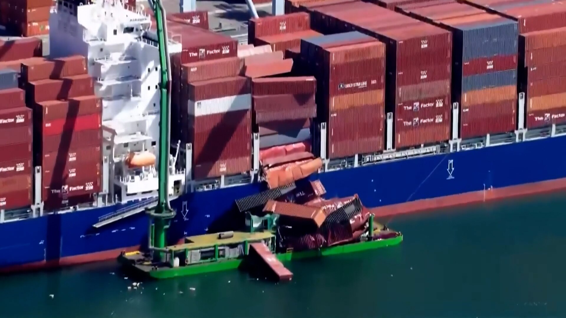 KIJK | 70 containers vallen van vrachtschip in Amerikaanse haven ...