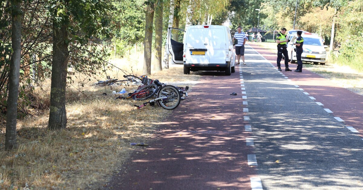 Vrouwen en kinderen geschept door auto in Volkel, twee zwaargewonden ...
