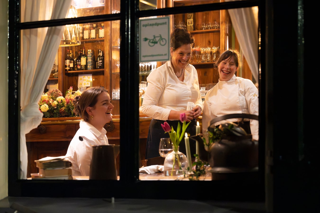 Hier lijkt de tijd een beetje stil te staan, en je eet er ouderwets ...