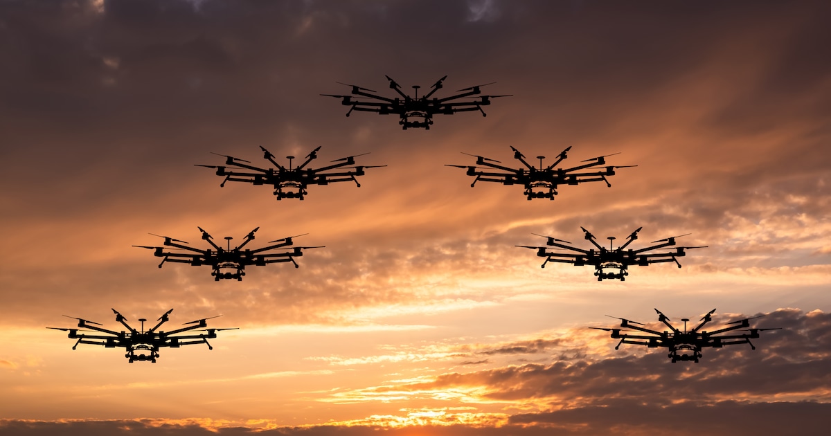 Drones gesignaleerd boven vliegbasis Volkel, Defensie zet wapens in ...