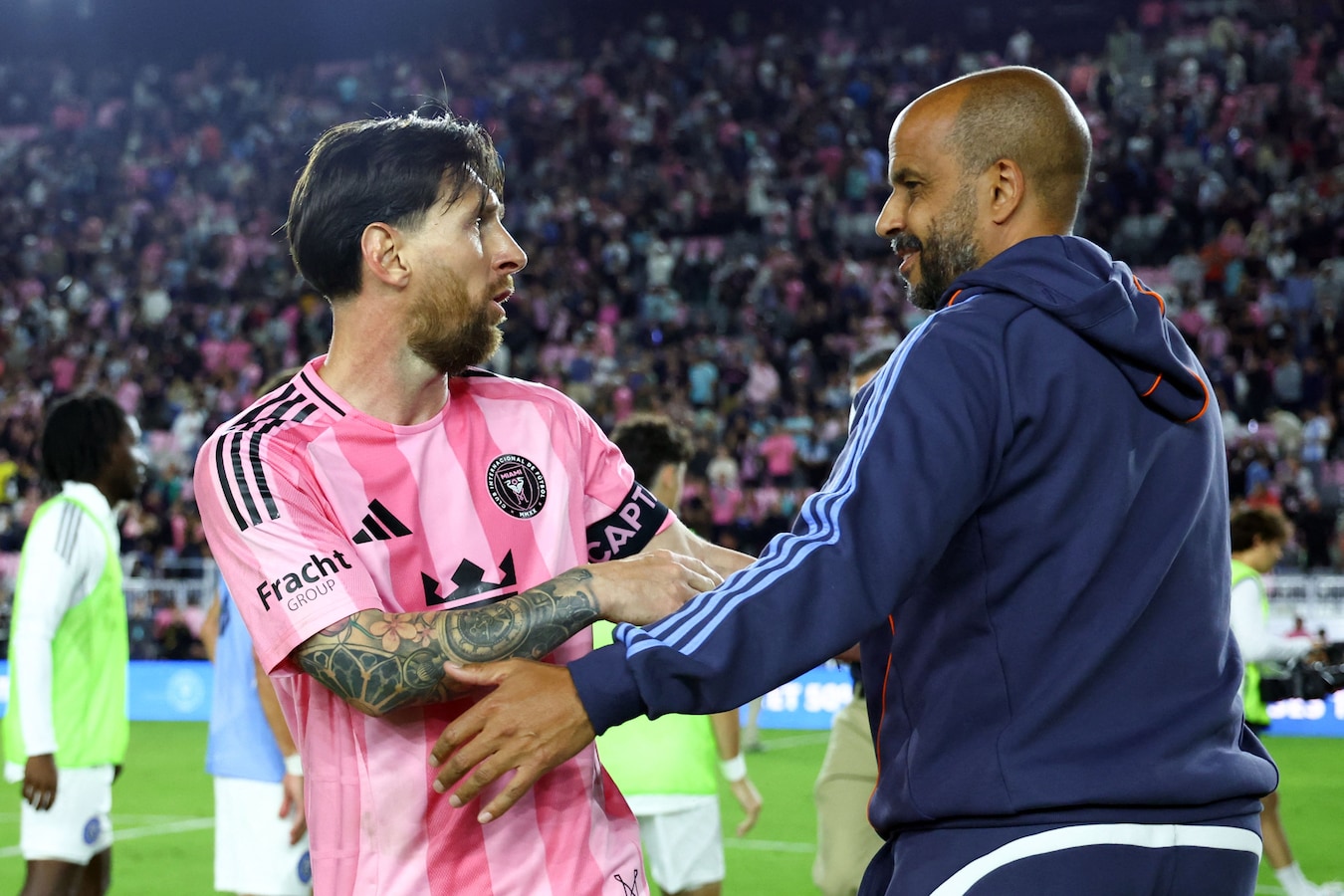 Inter Miami ontsnapt dankzij assist Lionel Messi in 100ste minuut aan nederlaag tegen Pascal ...