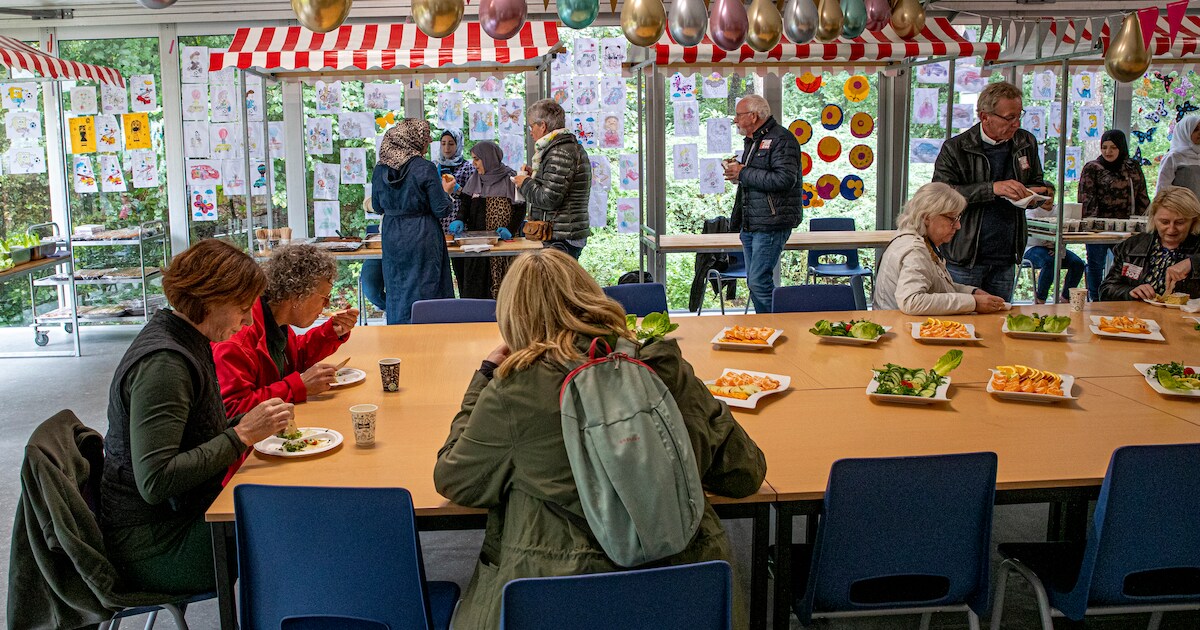 Oirschot wil voorbeeldige vluchtelingen nog drie jaar opvangen, azc tot ...
