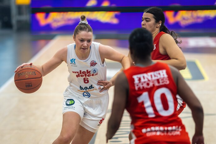 Basketbalsters Batouwe kunnen het Lions niet echt moeilijk maken en ...