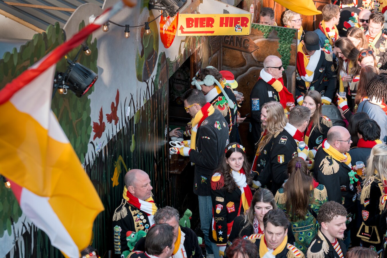 Kijk hier naar de foto’s van de optocht in Oeteldonk | Foto ...