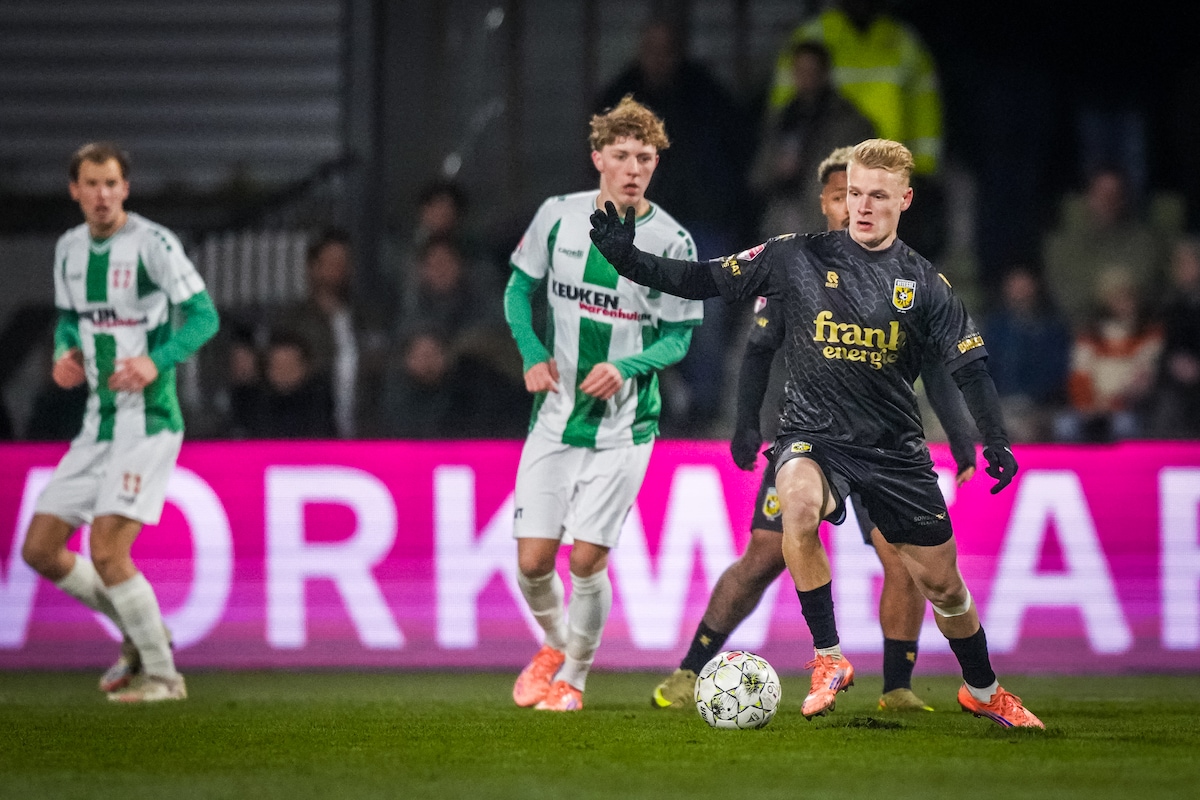 Dankzij ‘bankzitter’ Zonneveld pakt Vitesse een punt bij FC Dordrecht ...