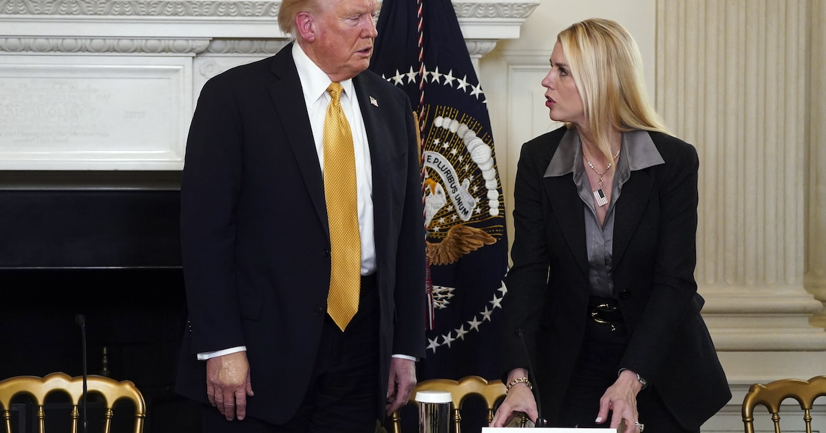 Meteen na bevel Trump opent justitieminister Bondi Epstein-onderzoek ...