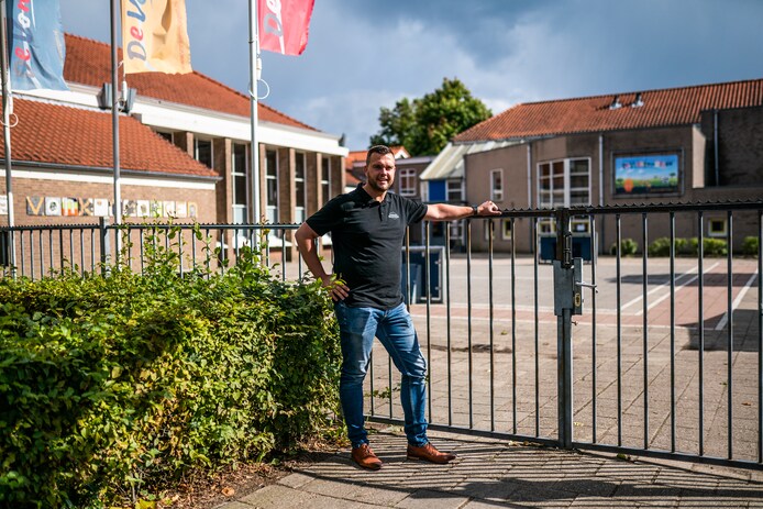 Staan er straks legervoertuigen op dit schoolplein? ‘Voor ons is dit ...